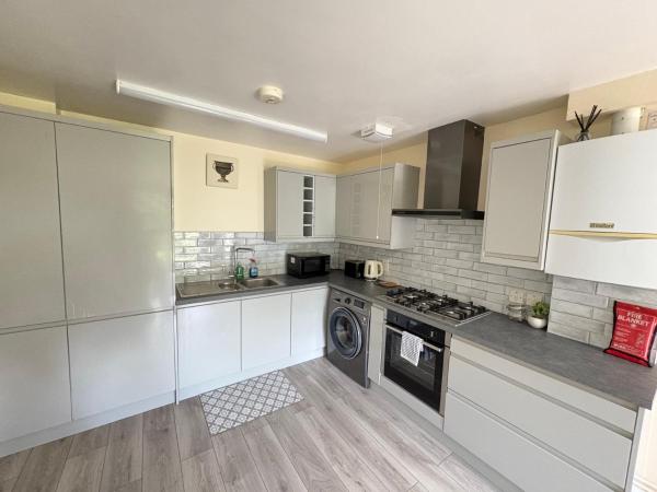Cosy 2-bed Flat Near Excel And City Airport - Ilford