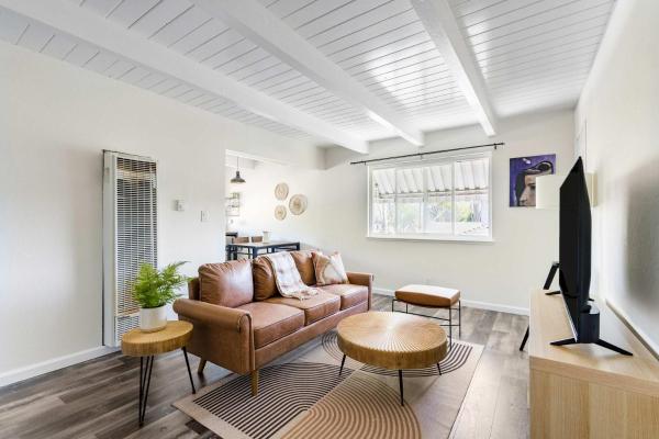 Chic Abode In Central Berkley - El Cerrito, CA