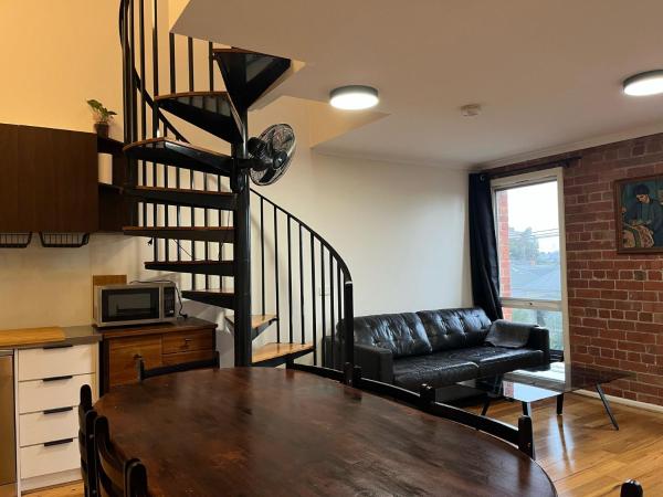 Brunswick Heritage Loft Stay - Tottenham