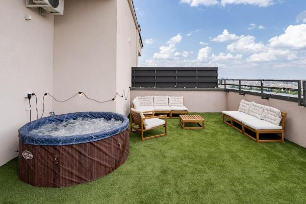 Downtown Skyline Penthouse W Parkview&jacuzzi - Bucarest