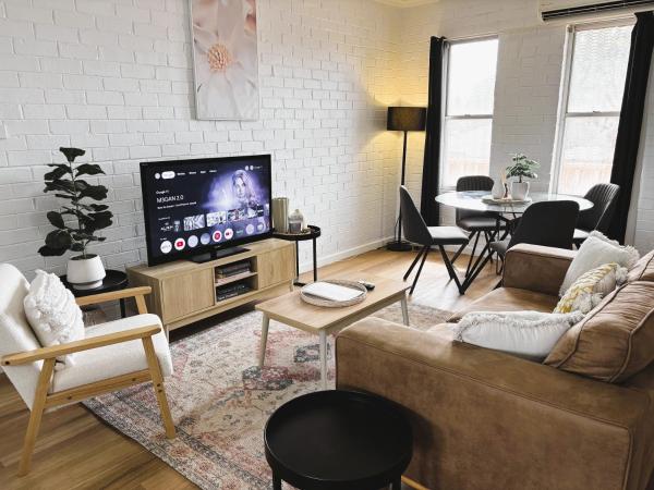 Neat 2 Bedroom Apartment, With Free Parking - Port Hedland International Airport