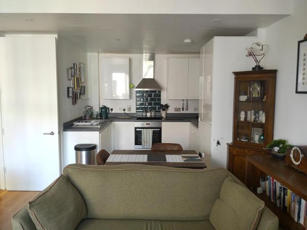 1 Bedroom Apartment In Nine Elms Battersea - Croydon