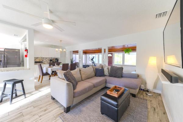Lakefront 7 Bedroom Duplex, Pool, Boat, And Hottub - Orlando