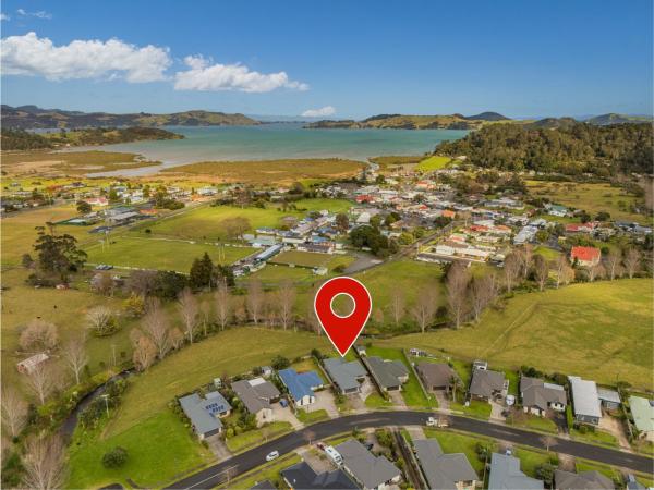 Golden Vista - Coromandel Holiday Home - Coromandel