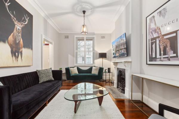 Spacious Inner-city House With Balcony Views - Crows Nest