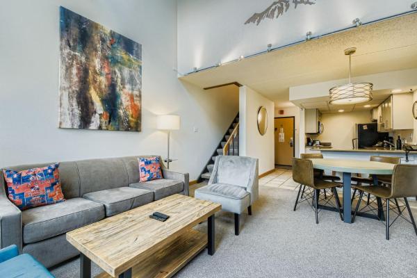 Updated 2br At Beaver Run Ski In Ski Out With Slope Views Fireplace - Breckenridge, CO