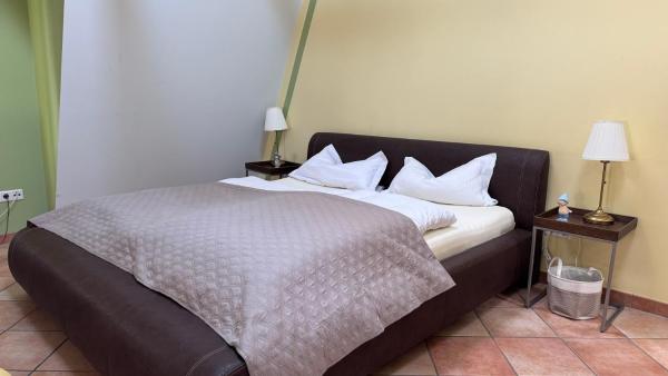 Ferienwohnung 1 Beim Restaurant Rhodos - Heide