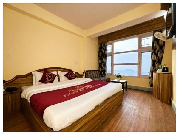 Himachal Pradesh Inn Pal-ace With Mountain View Hotel - シムラー