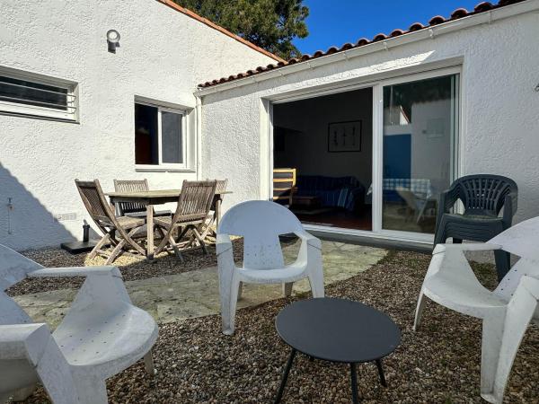 Villa 3 Pièces à 100m De La Mer Avec Patio Et Parking - Fr-1-705-37 - La Palmyre