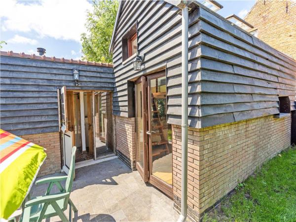 Snug Holiday Home In Nieuwvliet - Saint-Laurent
