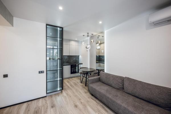 Petrovdom Apartments 5-123, Building 18, In Rc Faina Town, Saliutna Street 2 - Kijev