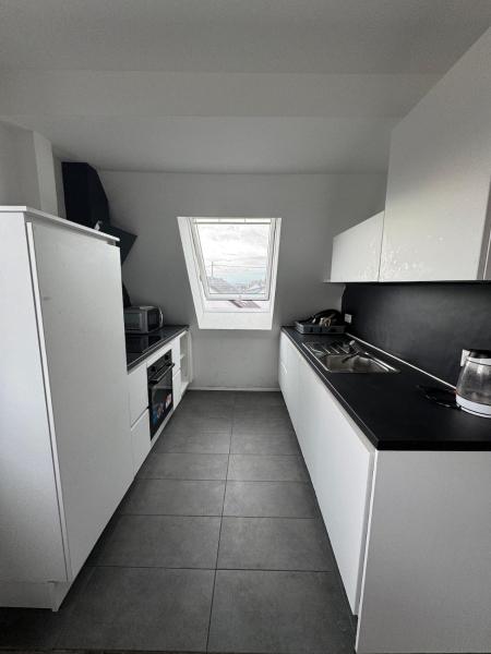 4 Schlafzimmer, Nahe Flughafen Und Messe Stuttgart - Metzingen