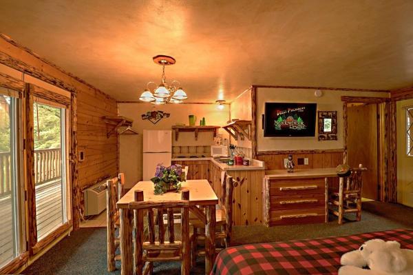 Meadowbrook Resort - Wisconsin Dells, WI