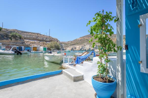 Pigi Zois Boathouse - Milos