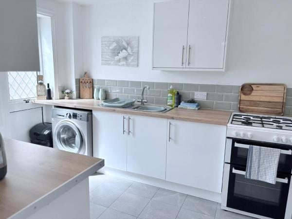 Hillrise - 3 Bedroom House With Garden - Cardiff