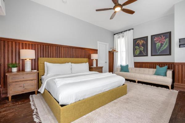 Fuente At Azul Mansion Key West - Key West, FL