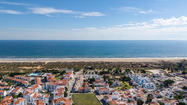 Serene Duplex House With Patio By Lovelystay - Vila Nova de Cacela