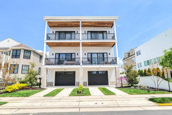 Bespoke Elegance - A Modern Coastal Masterpiece - Atlantic City, NJ