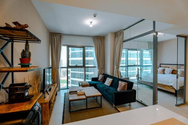 1br Glass Suite Radiant Bay - Abu Dhabi