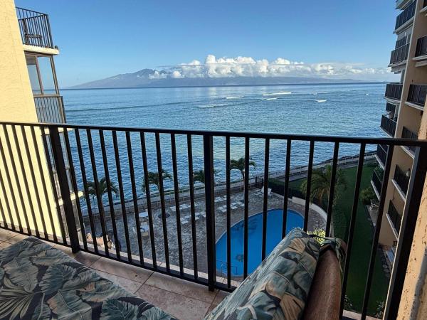 Oceanfront Escape, Molokai Views & Tropical Breezes - Maui, HI
