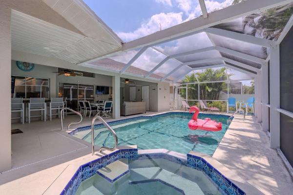 Beautiful 3-bedroom, 2.5 - Bathroom Pool Home - Villa Nine Palms - Sanibel, FL