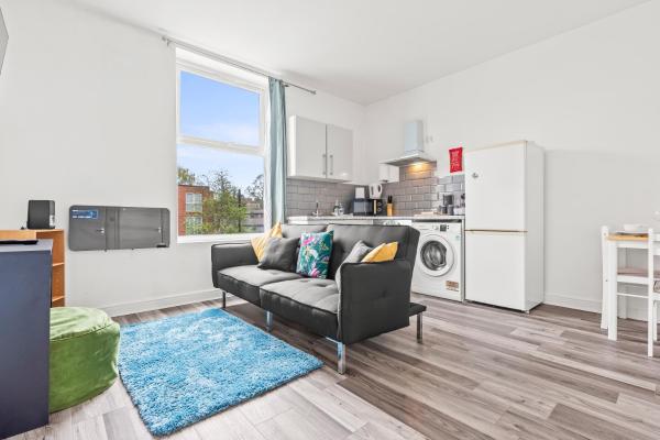 Free Parking-families-comfortable - Solihull