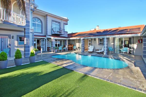 Atlantic Beach Villa - Cape Town
