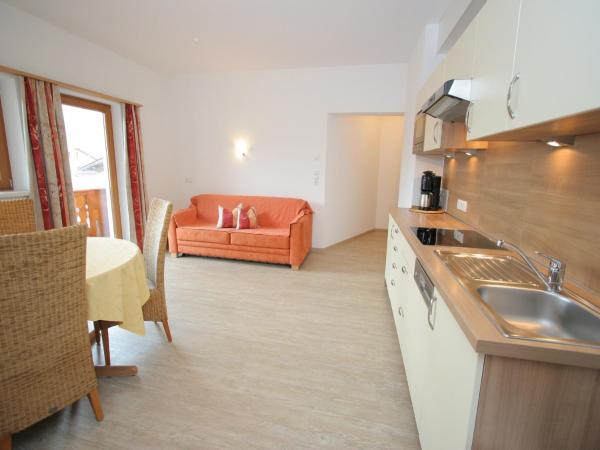 Spacious Apartment In Uderns Near Ski Area - Alpbach