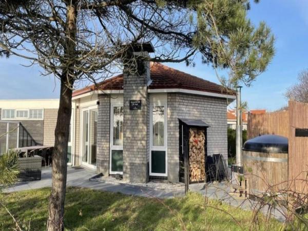 Luxury Villa With Wellness - Ameland