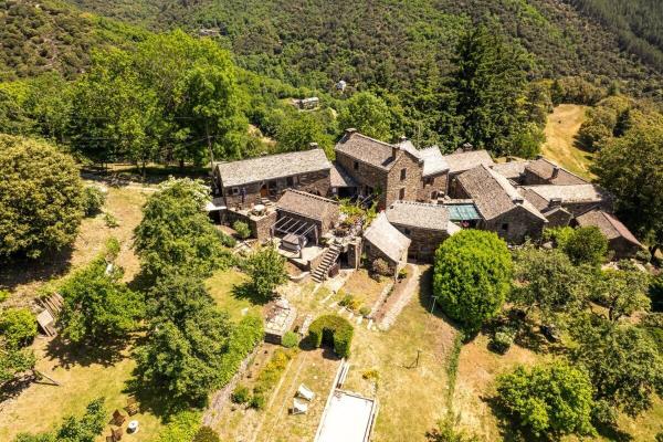 Les Hôtes Du Châtaignier - Génolhac