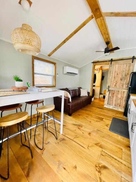 Misty Hollow Tiny Home Cottage - Robbinsville, NC