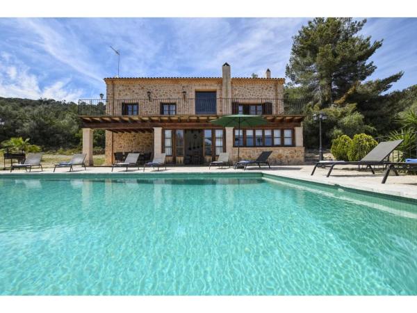Classic Home With Pool - Petra
