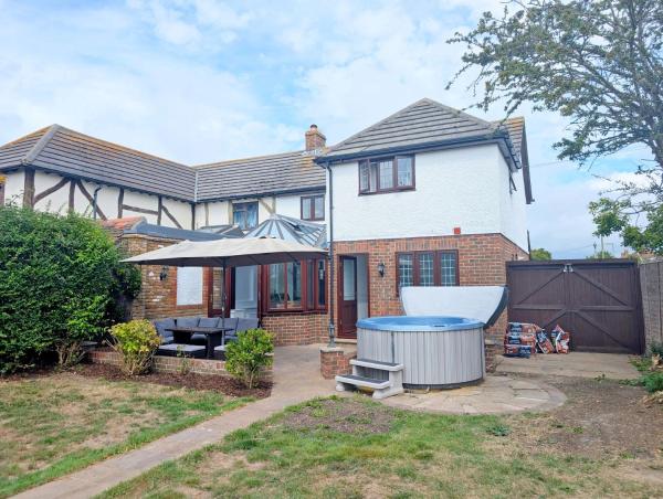 Creek House With Hot Tub - Coming Soon - Hayling Island