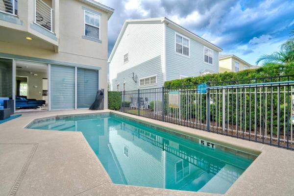 Spacious Reunion Retreat Near Disney Attractions - Davenport, FL