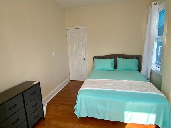 Tropical Oasis - Room 1 - Elizabeth, NJ