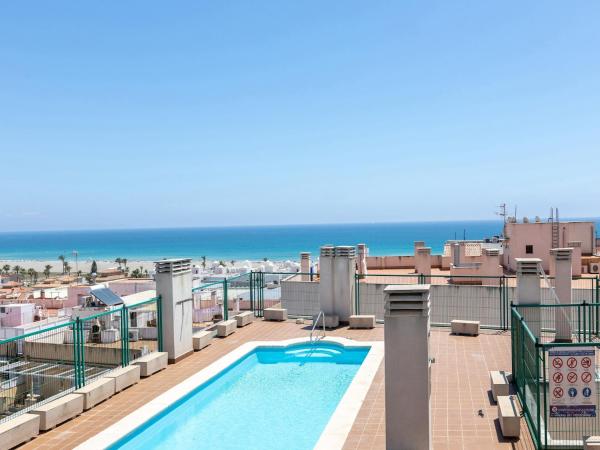 Sunny Apartment Near Paseo - Garrucha