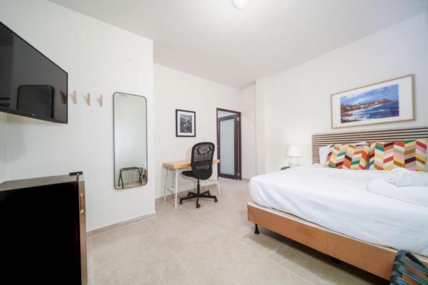 Accessible Suite, Roll In Shower, Modern Design And Prime San Juan Location - Puerto Rico