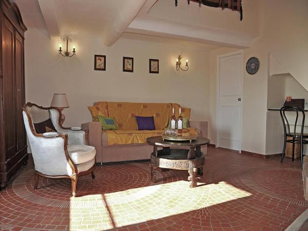 Village House In Fayence With Castle Views - Fayence