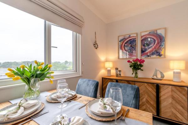Cove Apartment - Tenby