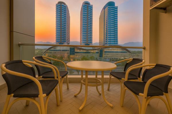 Elysium Tower Opposite Centaurus Executive & Family Stays - Islamabad