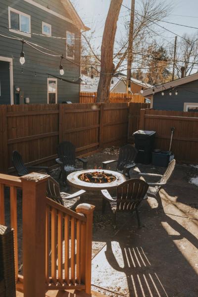 Spacious Downtown Family With Large Patio, Hot Tub, Fire Pit, By Forest & Peak Retreats - Colorado Springs, CO