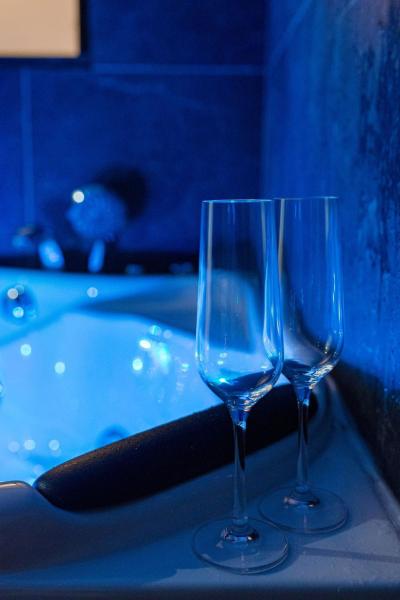 Beige Hospitalité - Ruby - Love Room - Saint-Étienne