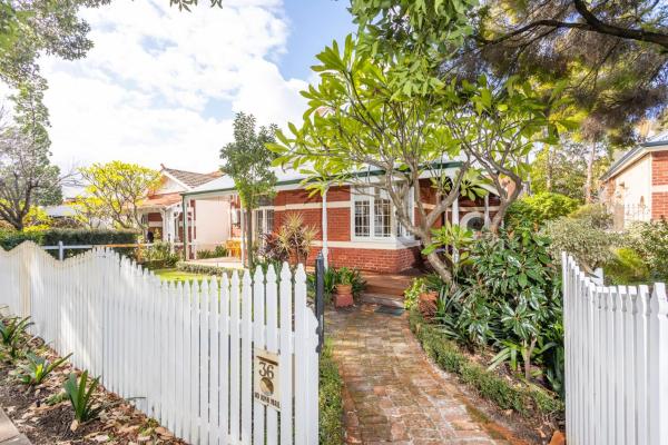The Federation Cottage - Mount Pleasant