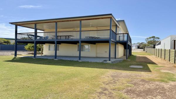 Panorama Holiday Home On The Esplanade With Big Sunsets Views Are Rare - Coffin Bay
