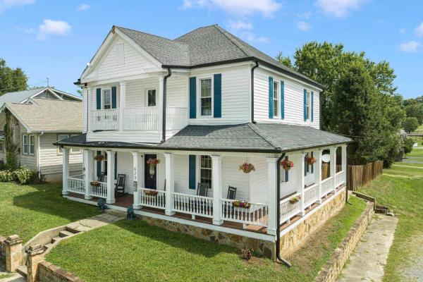 Sleep 10 * In This Historic Home In State Streets - Bristol, TN