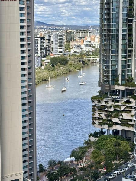 Indigescapes River Views Brisbane Sleeps 6 Includes Carpark - Balmoral