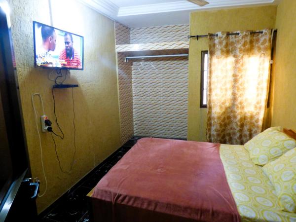 Studio 3 Climatisé Et Ventilateur Plafonnier Et Wifi Gratuit A 6 Nuitées De Réservation - Lomé