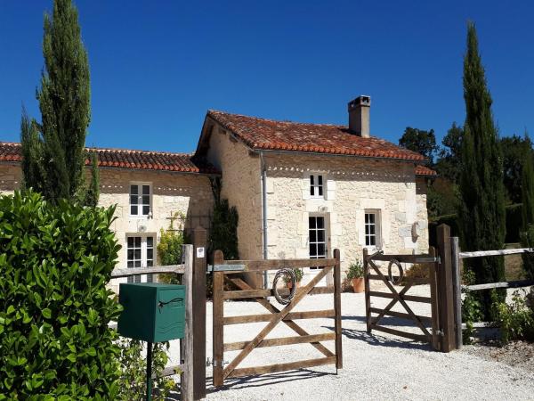 Holiday Home With Pool In Verteillac - Ribérac