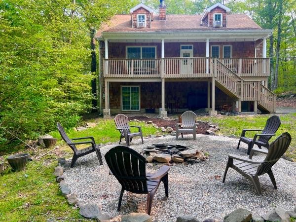 Catskill Cabin With Firepit & Indoor Jacuzzi Tub - Catskill, NY
