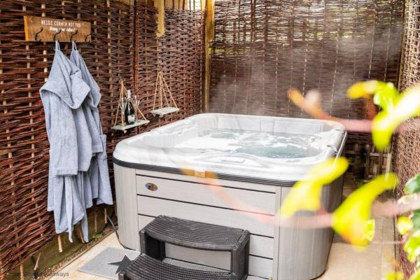Dog Friendly Cottage With Hot Tub Under 350 Steps To Dunes - Hemsby